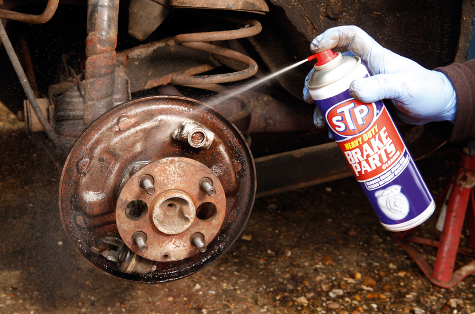 How to... check the drum brakes on your classic car | Classic & Sports Car