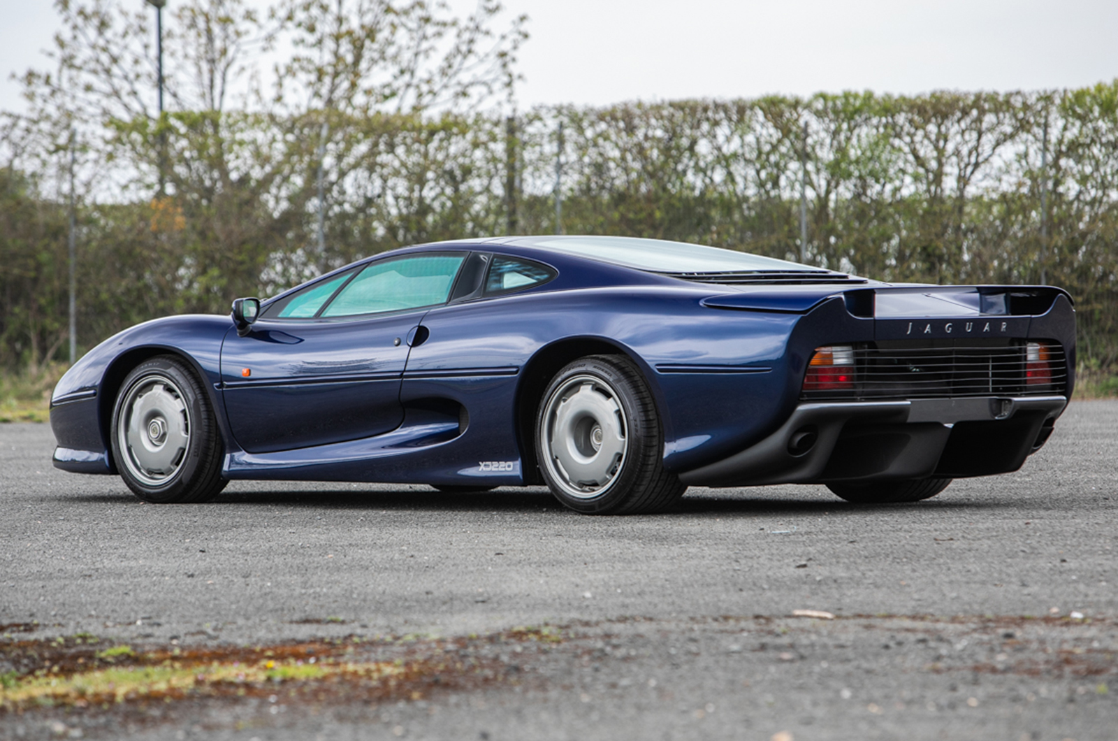 When did you last see two Jaguar XJ220s in one auction? | Classic ...
