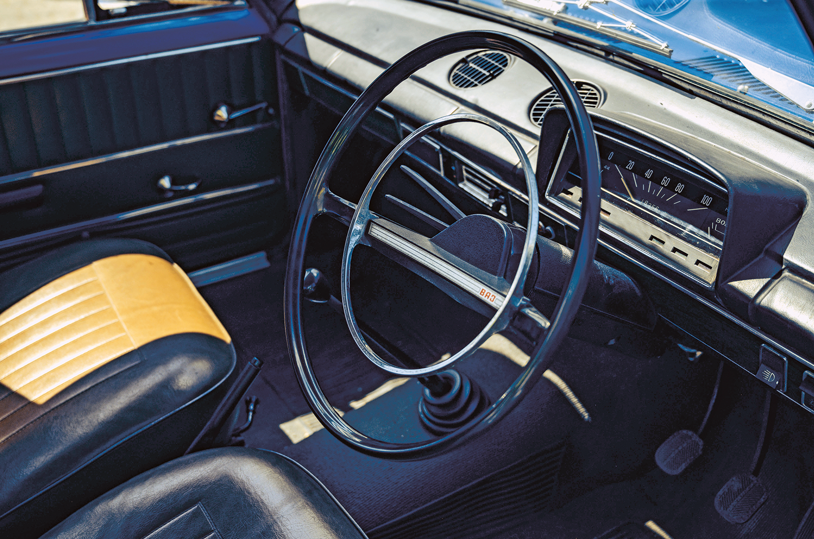 Cheap and cheerful: Moskvich 1500 vs Wartburg Knight vs Lada 1200 ...