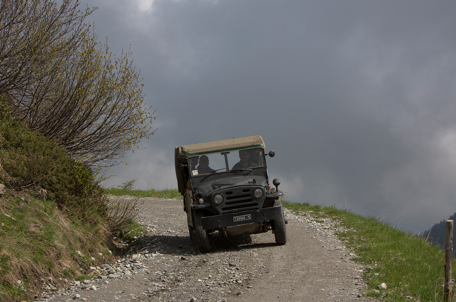 Alpine trial: Willys MB Jeep vs Alfa Romeo 1900M AR51 vs Fiat 1101 ...