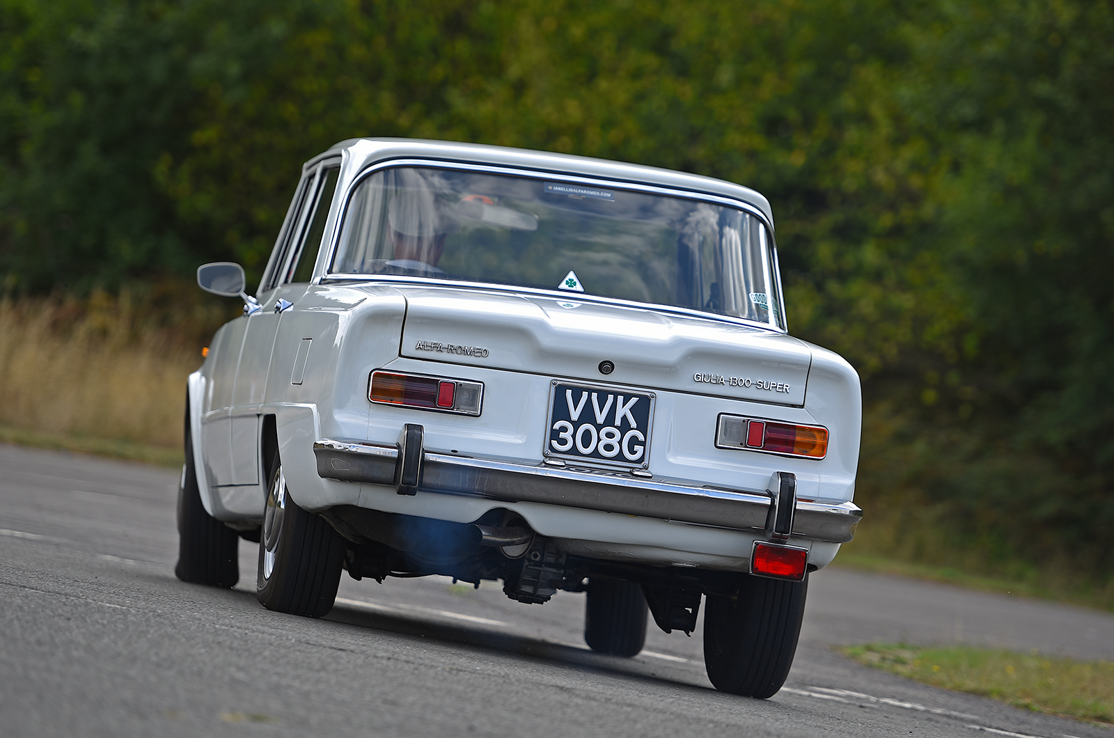 Jaguar Mk2 2.4 vs BMW 1800 vs Alfa Romeo 1300 TI: Continental challenge ...