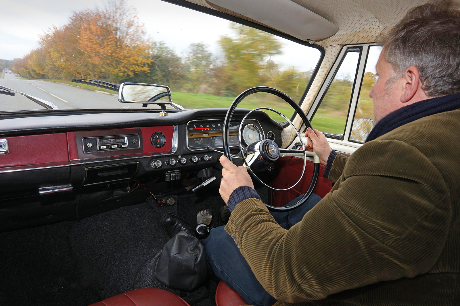 Alfa Romeo 1900 Super vs 2600 Berlina: a brave new world | Classic ...