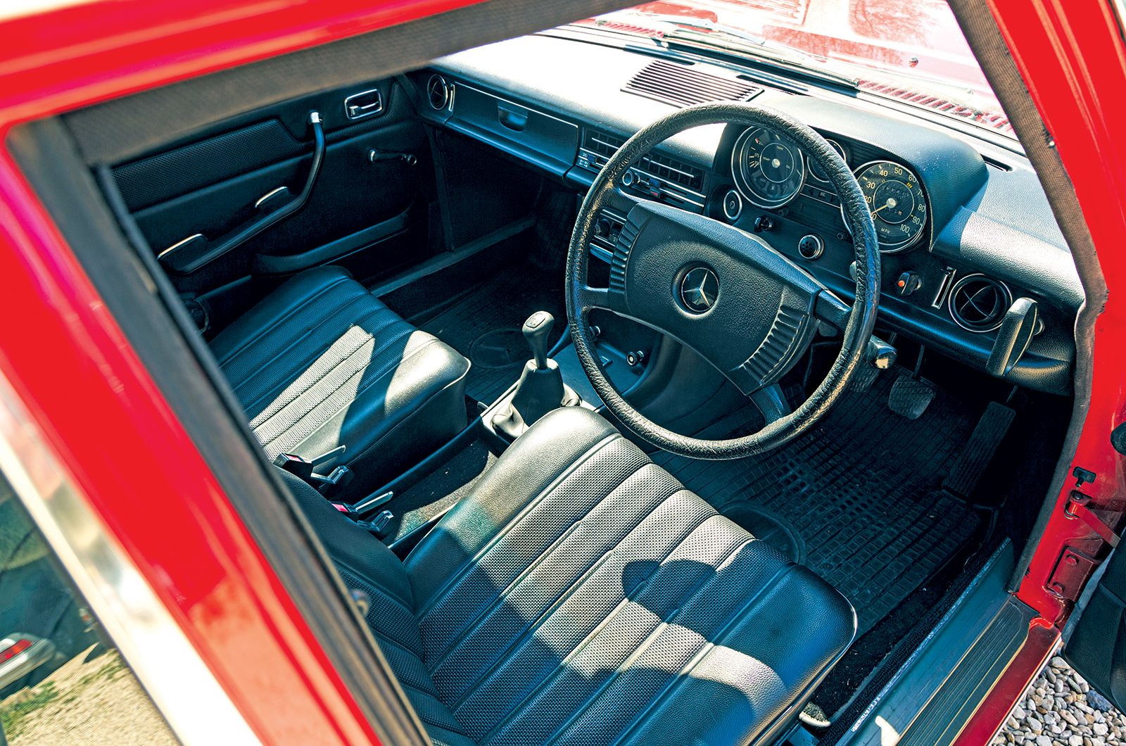 Mercedes W115 Interior