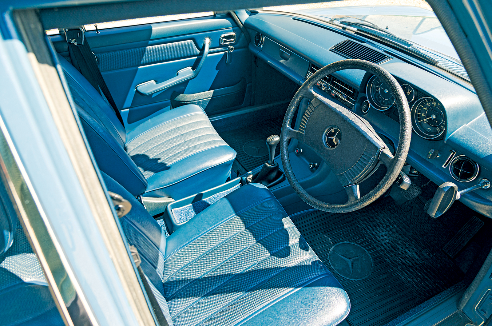 Mercedes-Benz W114 and W115: making a marque | Classic & Sports Car