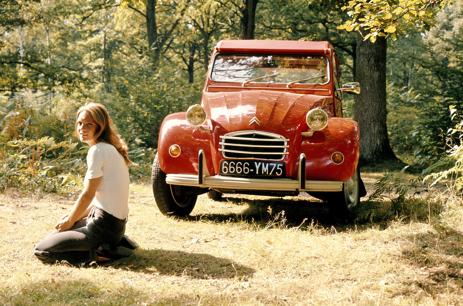 75 Jahre Citroën 2CV | Classic & Sports Car