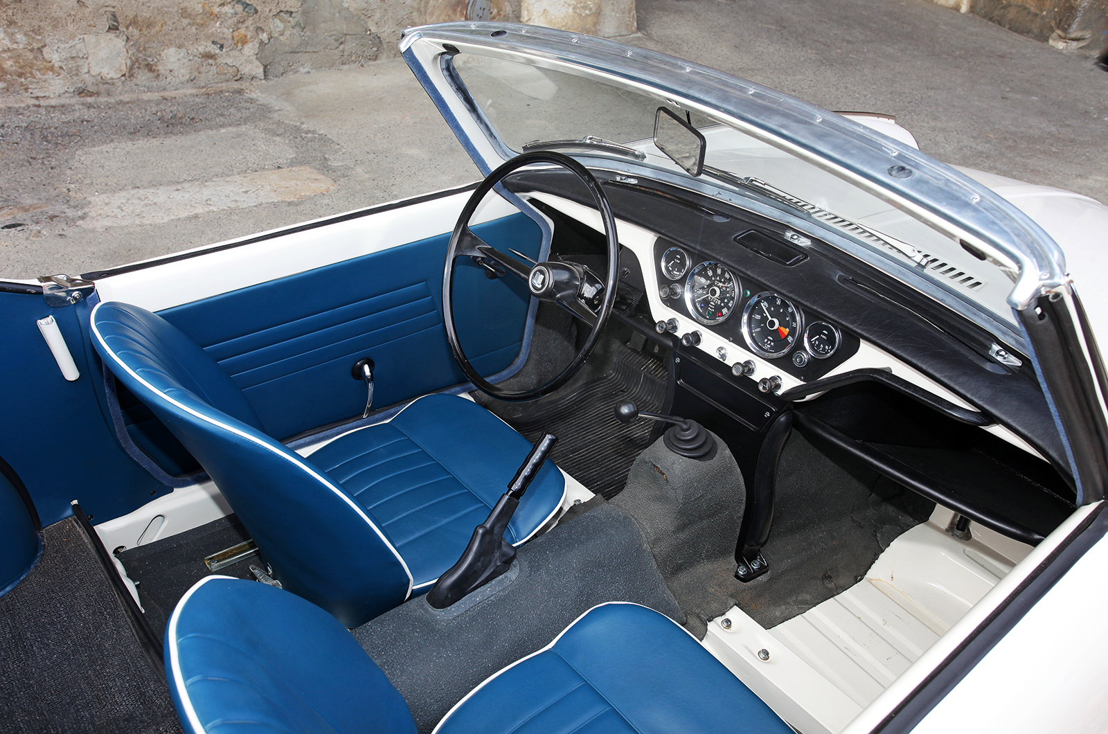 Triumph Spitfire Mk1: Alpine adventure | Classic & Sports Car