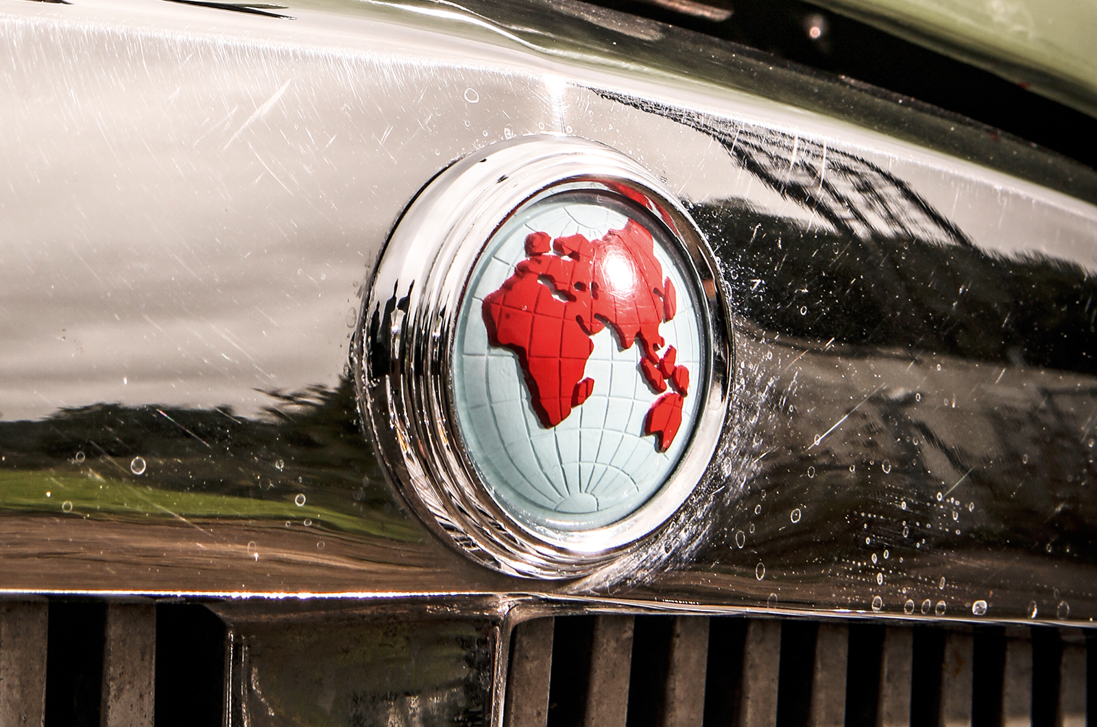 Standard Vanguard Sportsman vs Humber Hawk: Coventry’s middle class ...