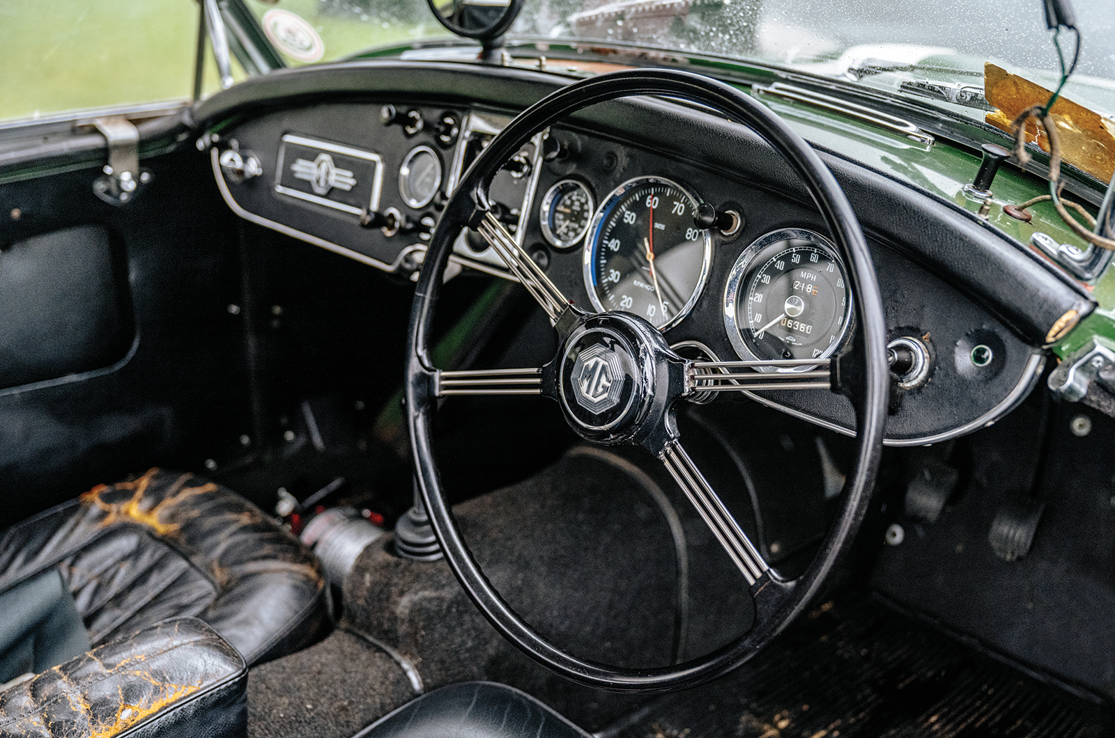 MGA Twin Cam: on track in an ex-works racer | Classic & Sports Car