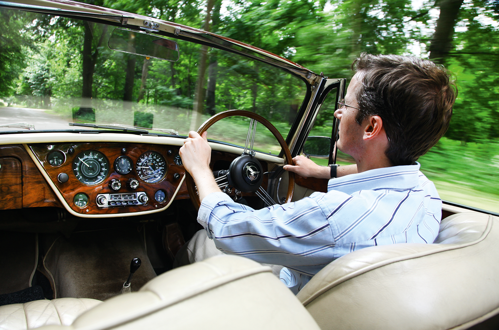 Alvis TE21 family: saloon, drophead and stylish Graber | Classic ...