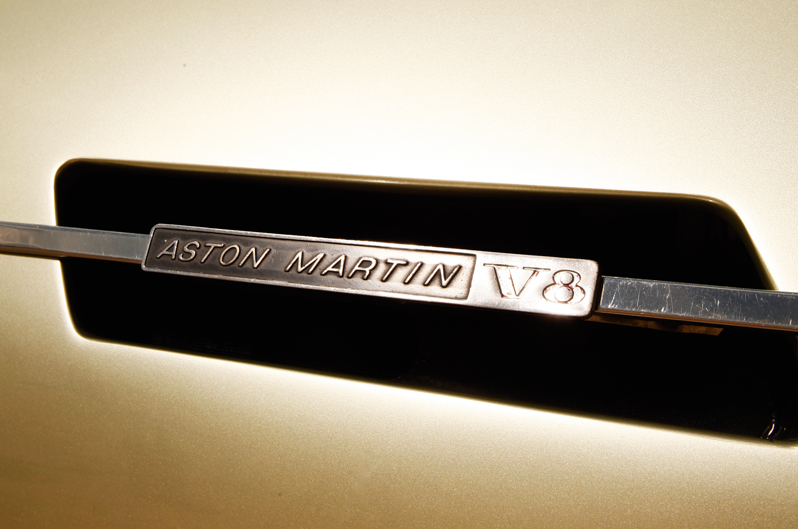 Aston Martin V8 vs Jensen Interceptor III: GT showdown | Classic ...