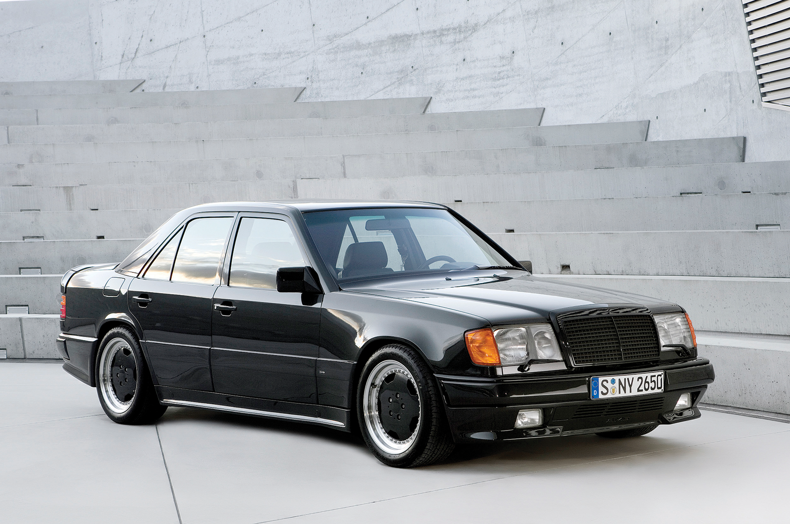 Mercedes-Benz E60 AMG: devil in disguise | Classic & Sports Car