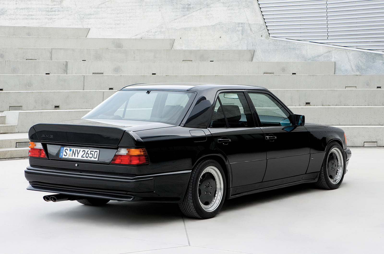 Mercedes-Benz E60 AMG: devil in disguise | Classic & Sports Car