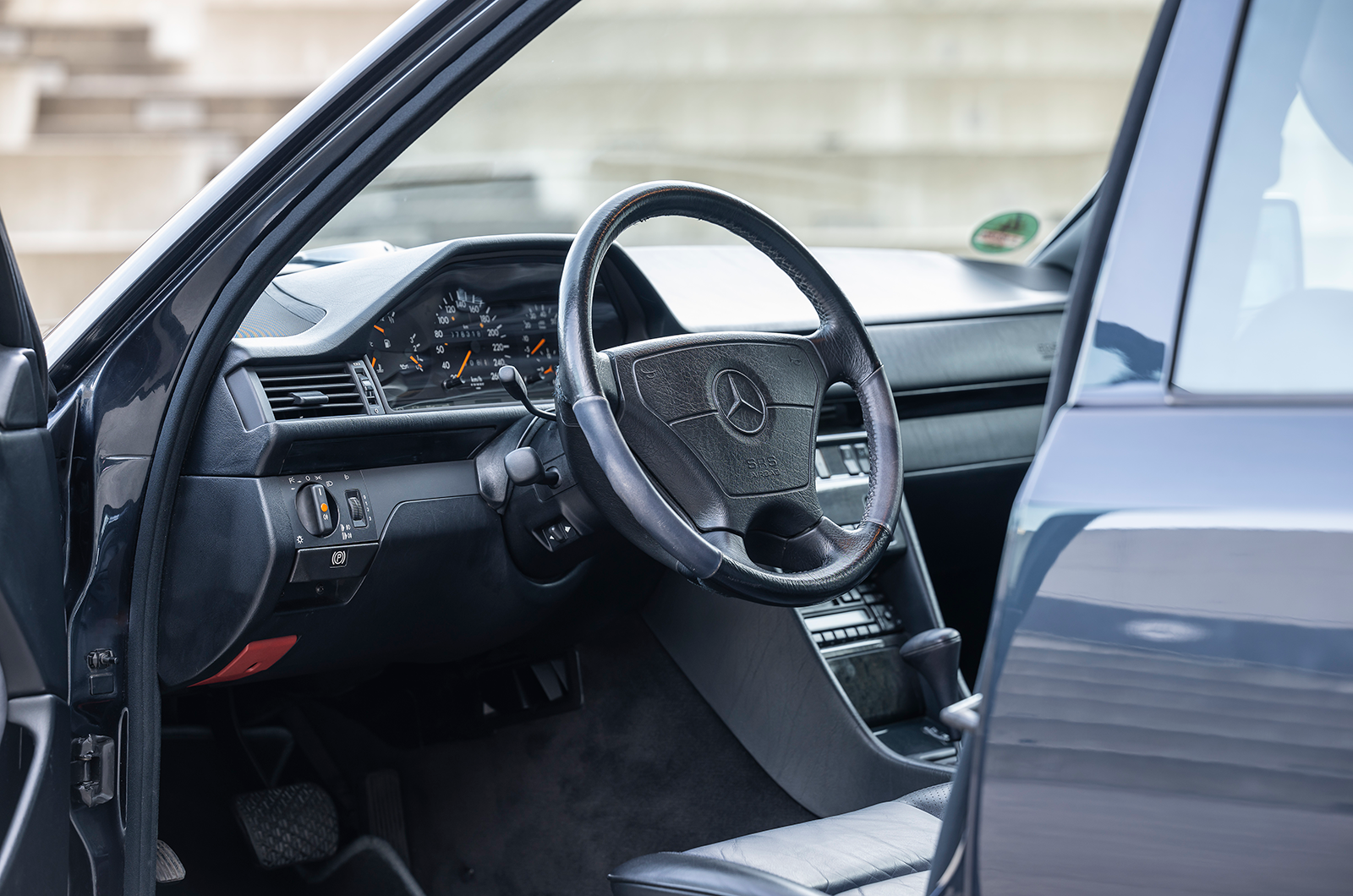 Mercedes-Benz E60 AMG: devil in disguise | Classic & Sports Car