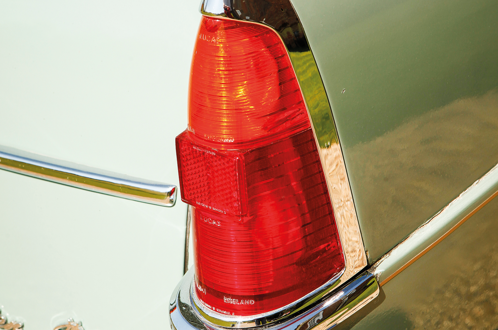 Mercedes-Benz Universal vs Vanden Plas Countryman: beautifully ...