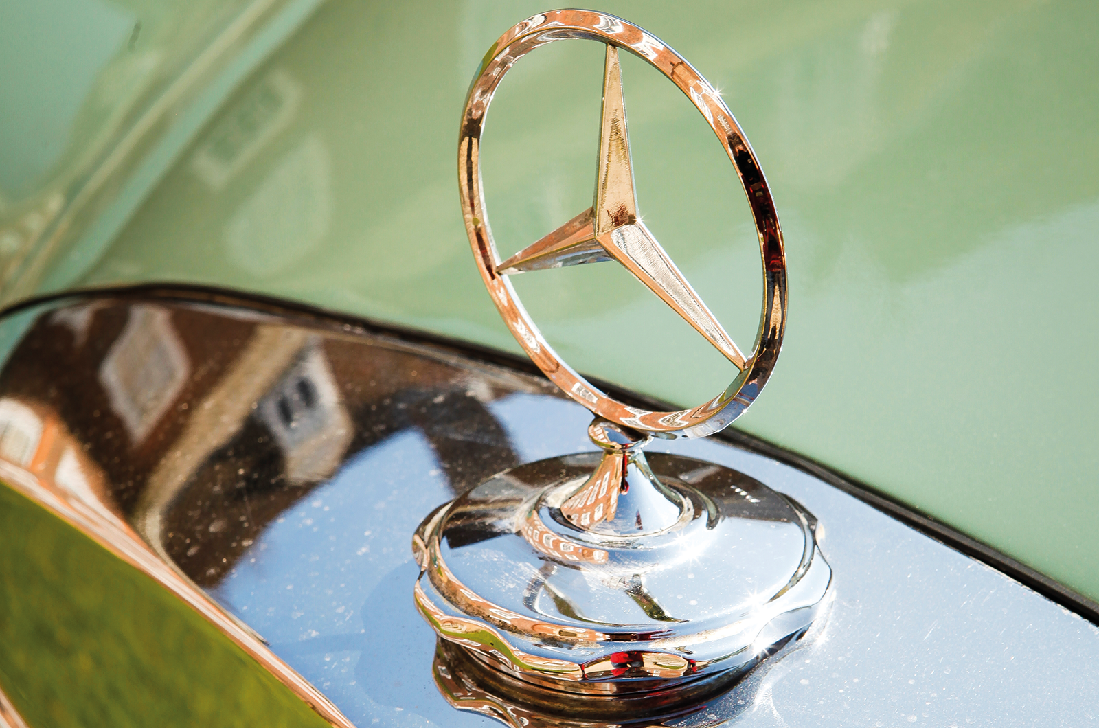 Mercedes-Benz Universal vs Vanden Plas Countryman: beautifully ...