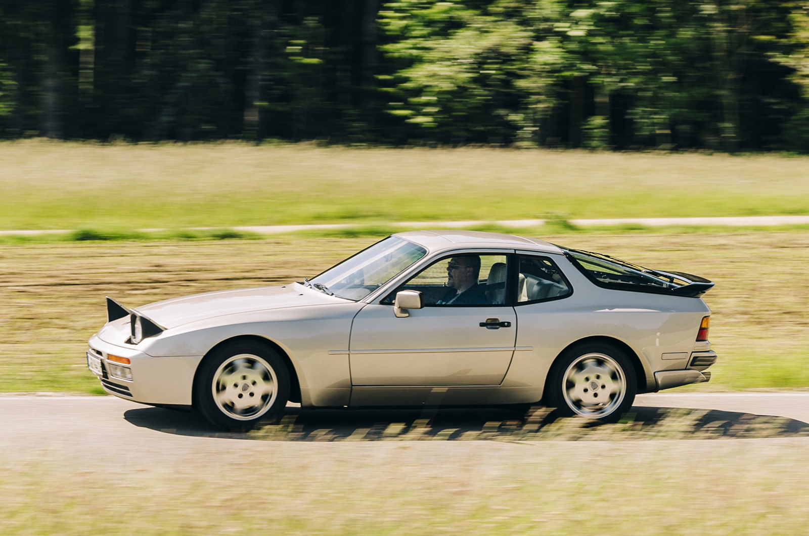 Porsche 944 turbo: under pressure | Classic & Sports Car