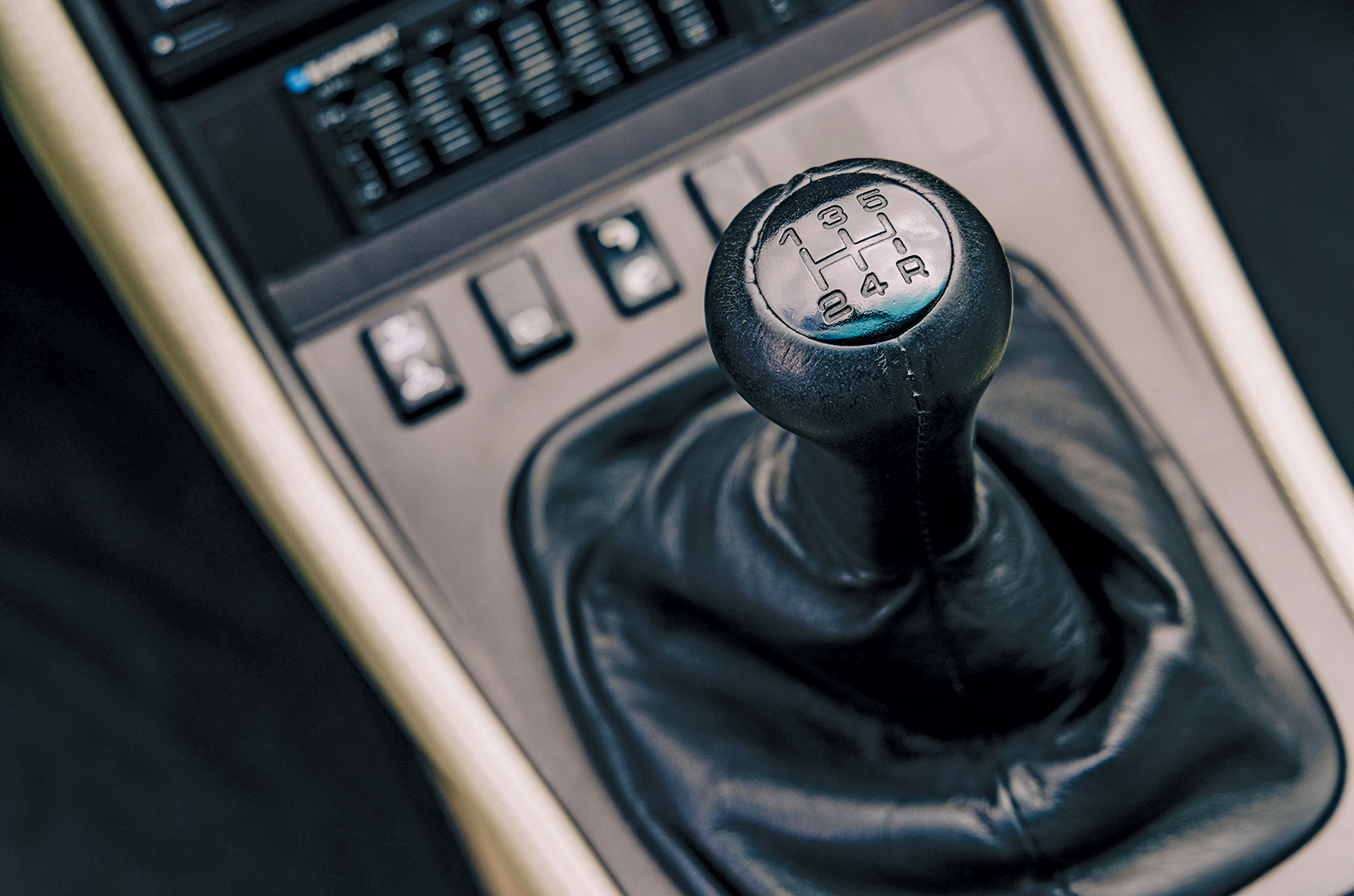 Porsche 944 turbo: under pressure | Classic & Sports Car