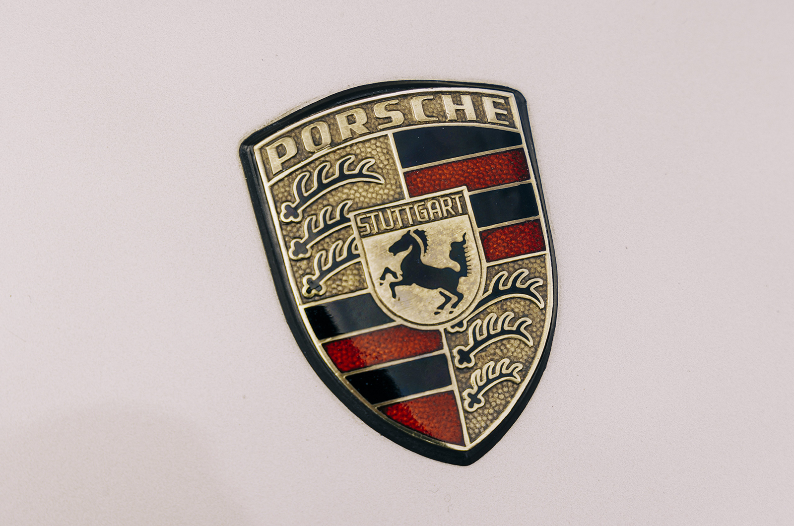 Porsche 944 turbo: under pressure | Classic & Sports Car