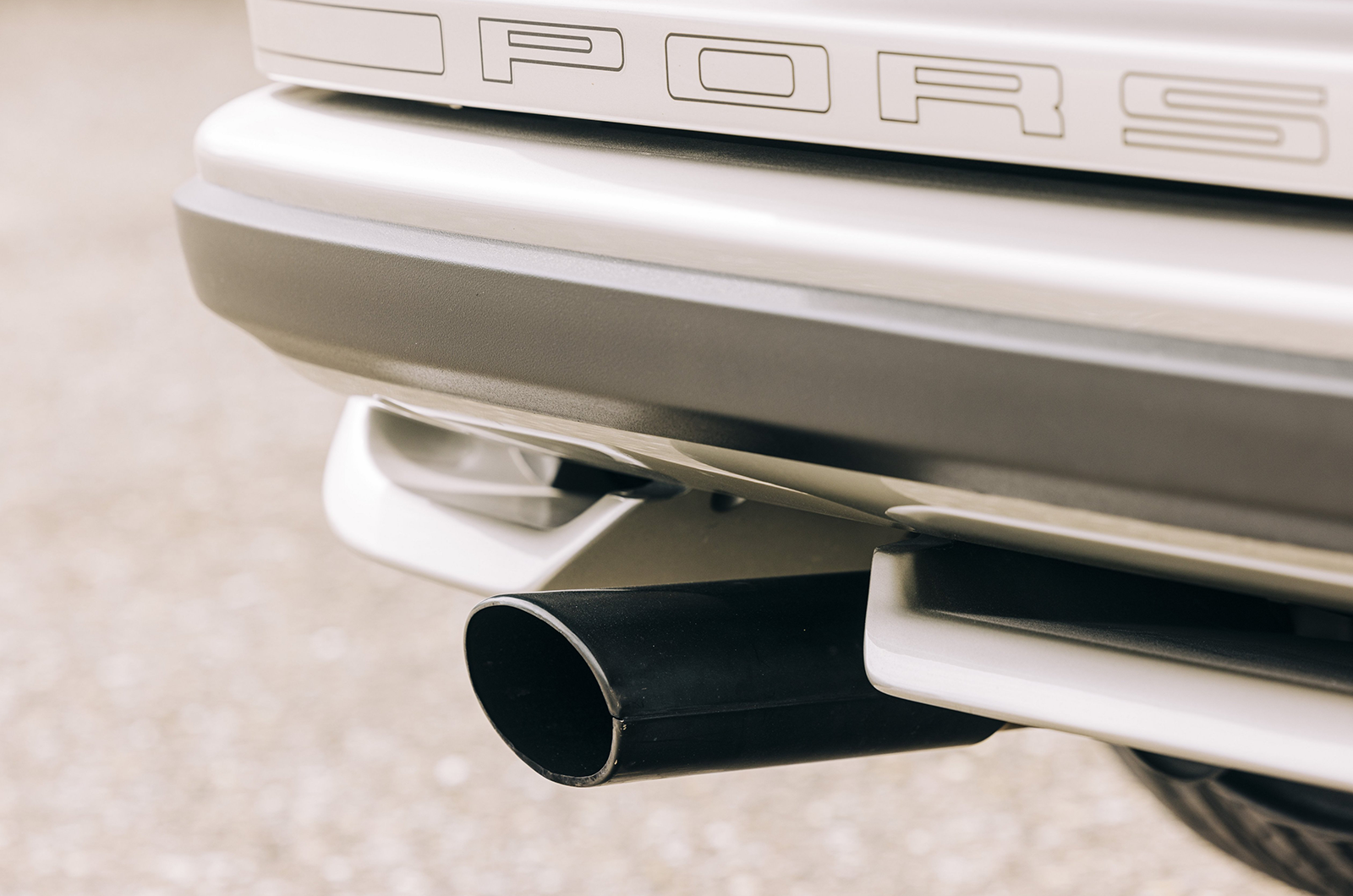 Porsche 944 turbo: under pressure | Classic & Sports Car