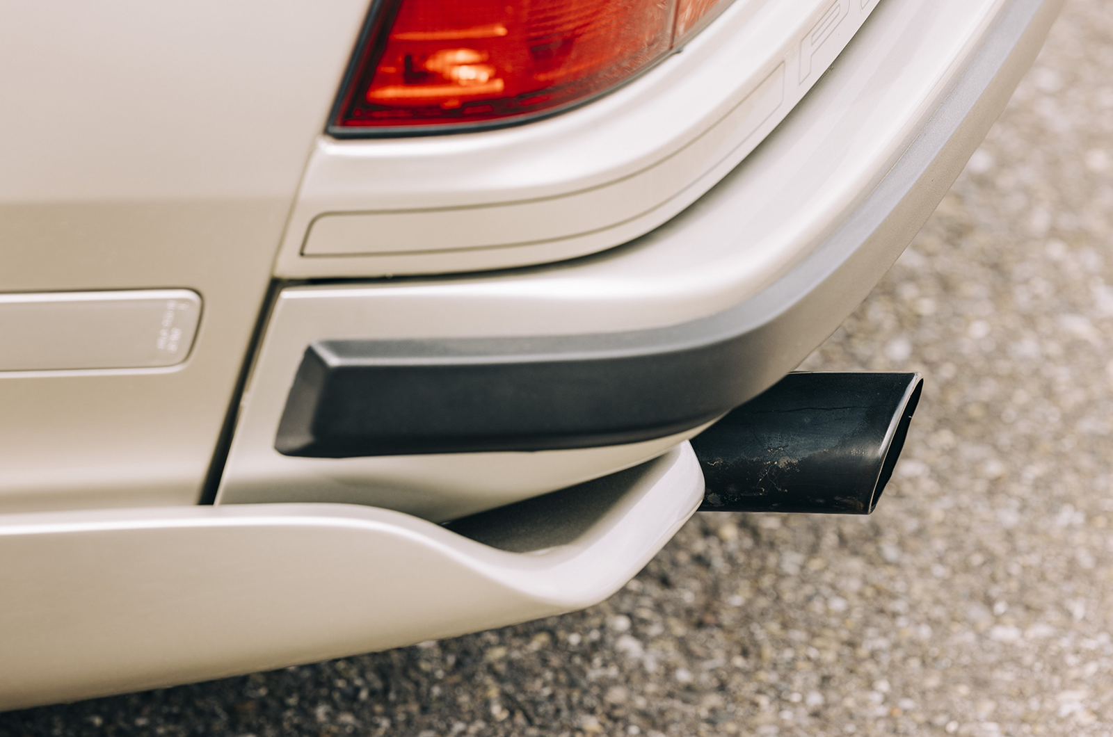 Porsche 944 turbo: under pressure | Classic & Sports Car