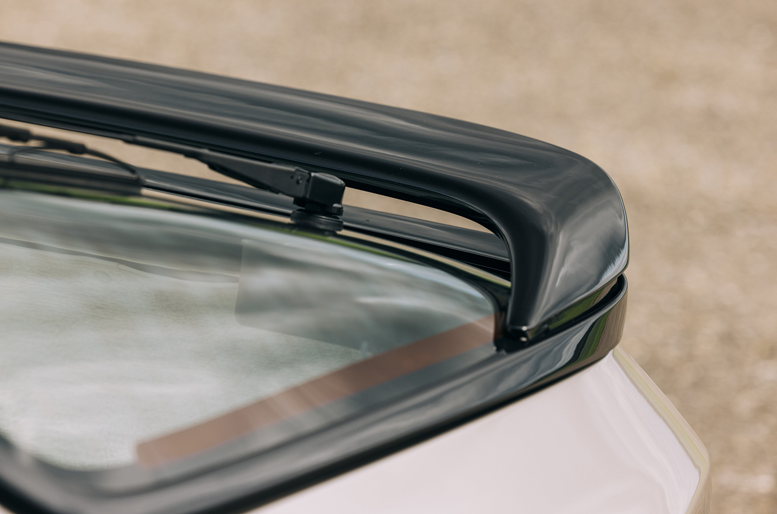 Porsche 944 turbo: under pressure | Classic & Sports Car