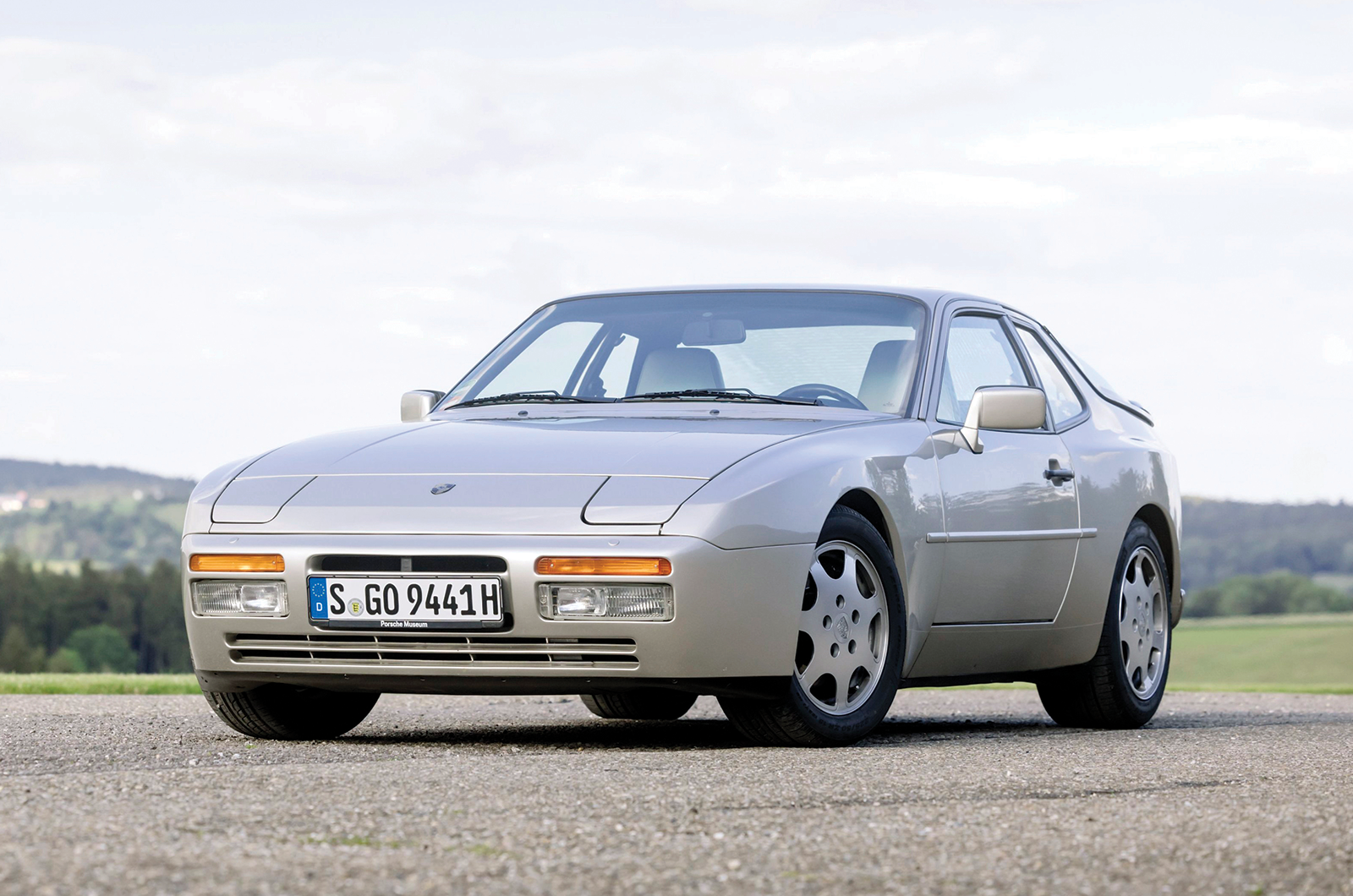Porsche 944 turbo: under pressure | Classic & Sports Car