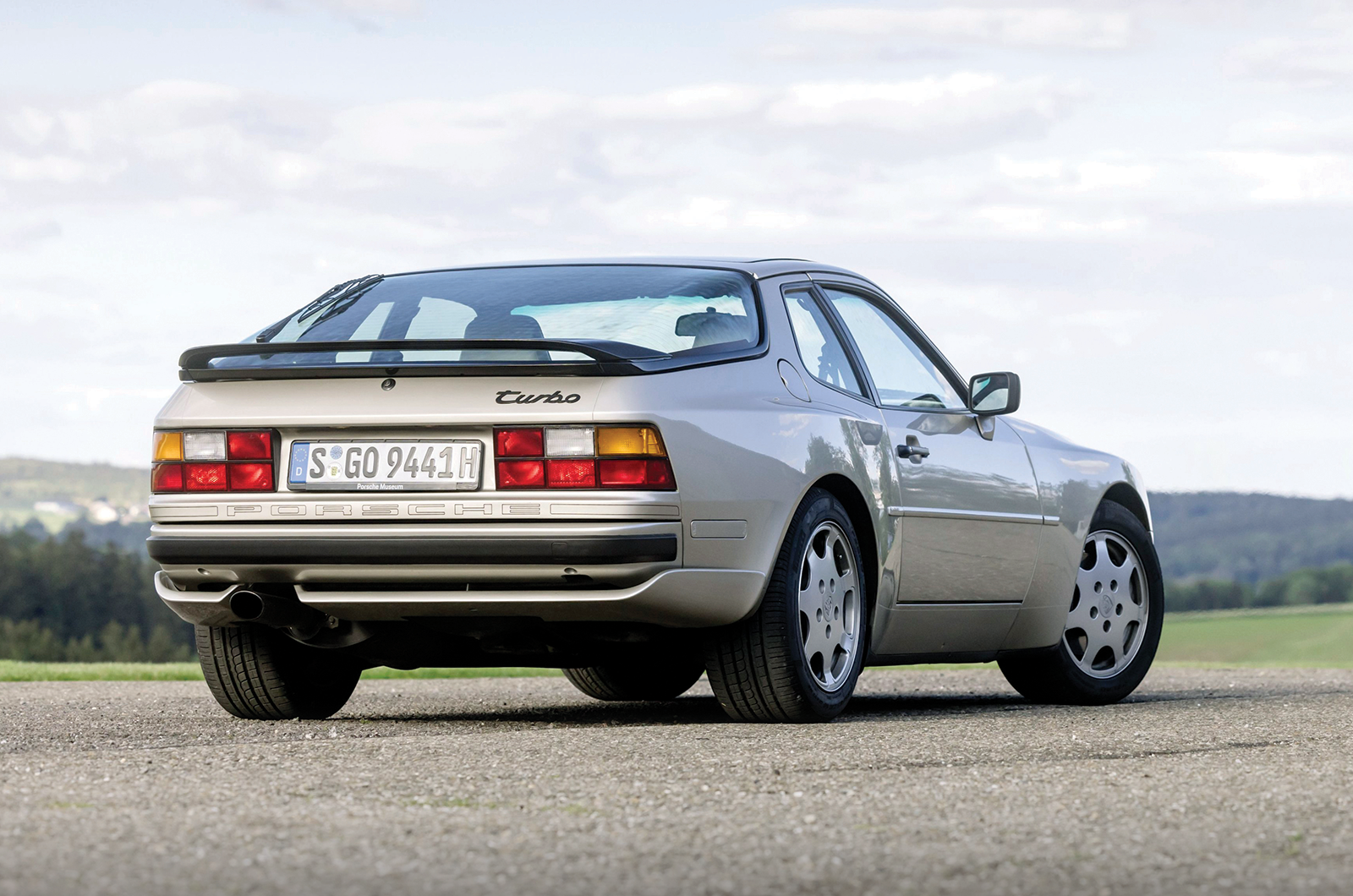 Porsche 944 turbo: under pressure | Classic & Sports Car