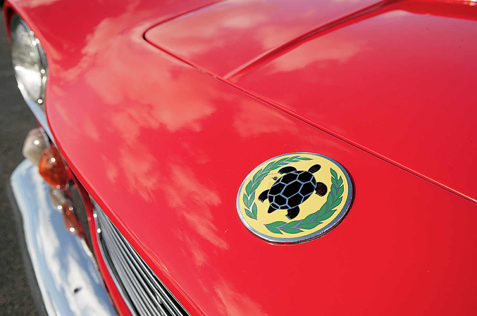 Aston Martin DBS V8 vs Jensen Interceptor SP vs Gordon-Keeble GK1 ...