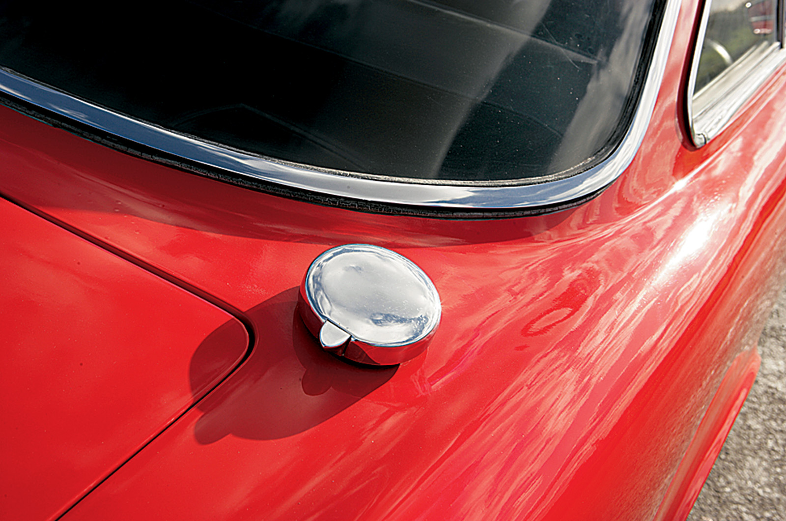 Aston Martin DBS V8 vs Jensen Interceptor SP vs Gordon-Keeble GK1 ...