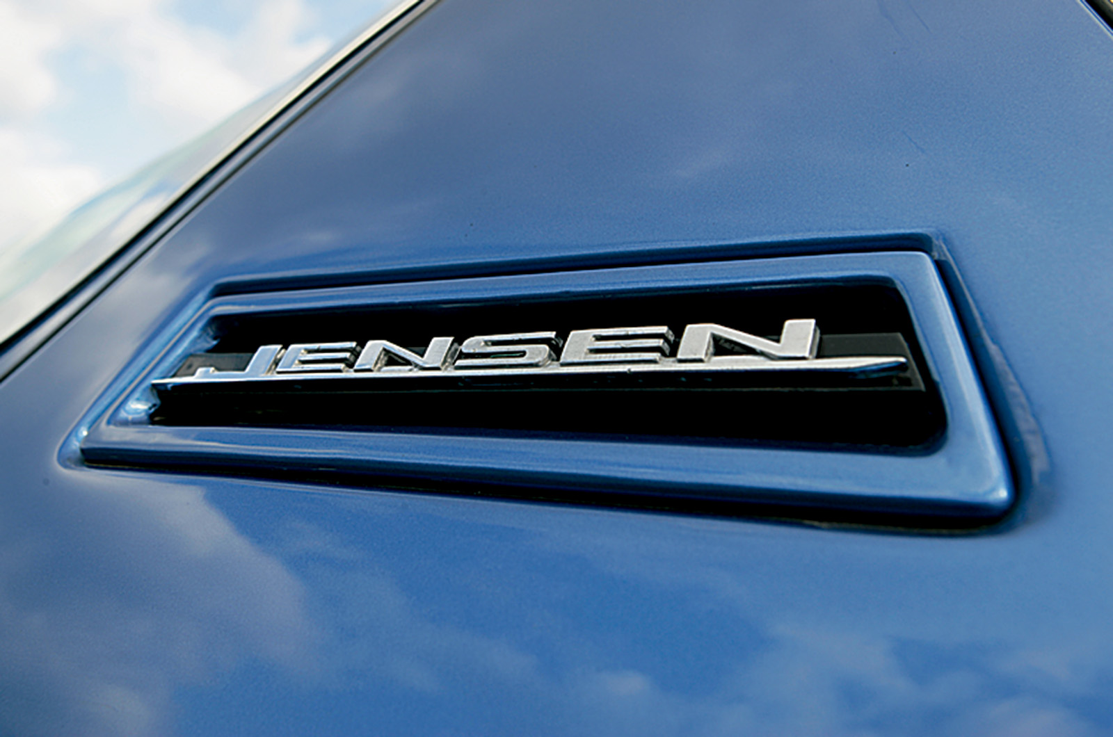 Aston Martin DBS V8 vs Jensen Interceptor SP vs Gordon-Keeble GK1 ...