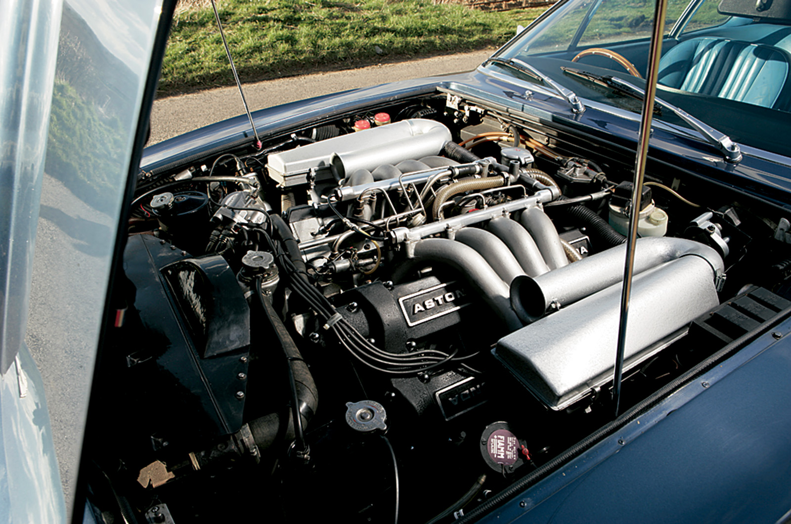 Aston Martin DBS V8 vs Jensen Interceptor SP vs Gordon-Keeble GK1 ...