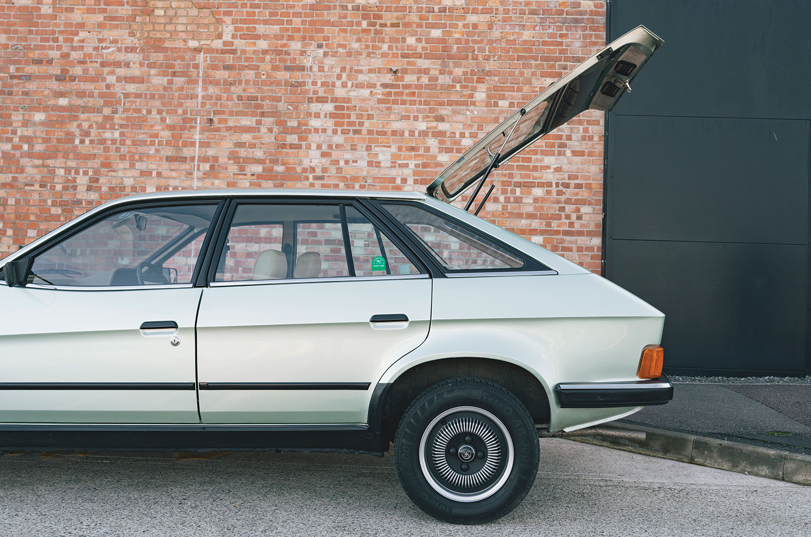 Austin vs Morris vs Wolseley vs Princess: British Leyland’s ADO71 ...