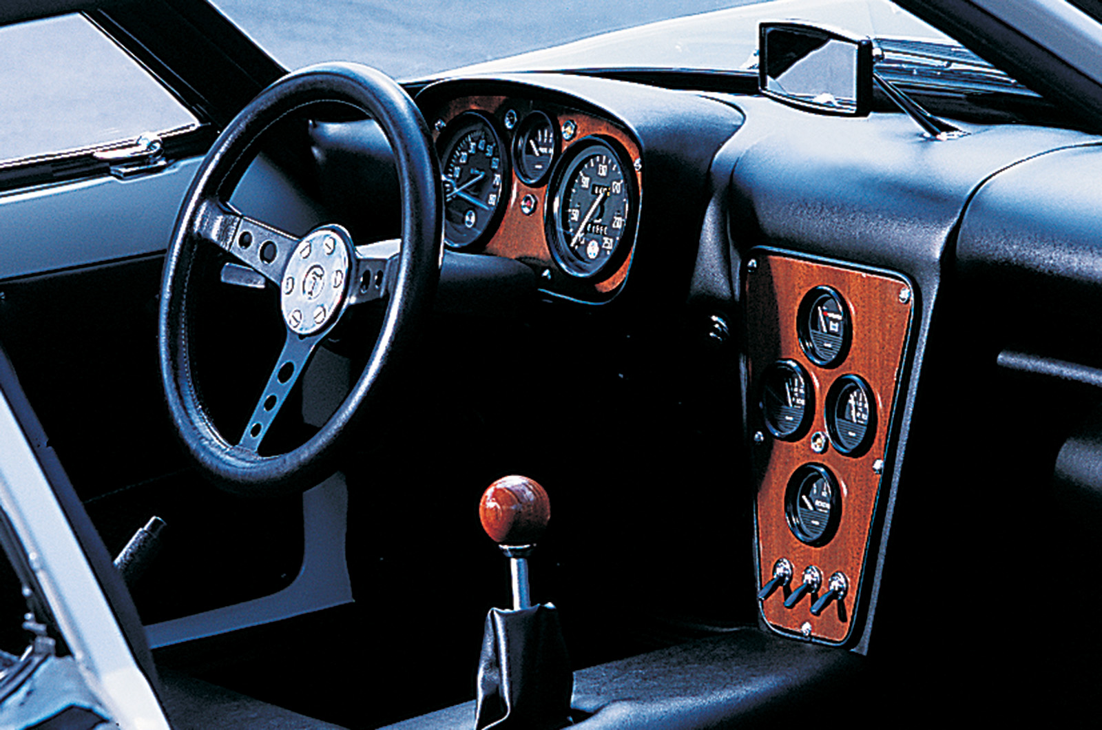 De Tomaso Vallelunga: mid-engined marvel | Classic & Sports Car