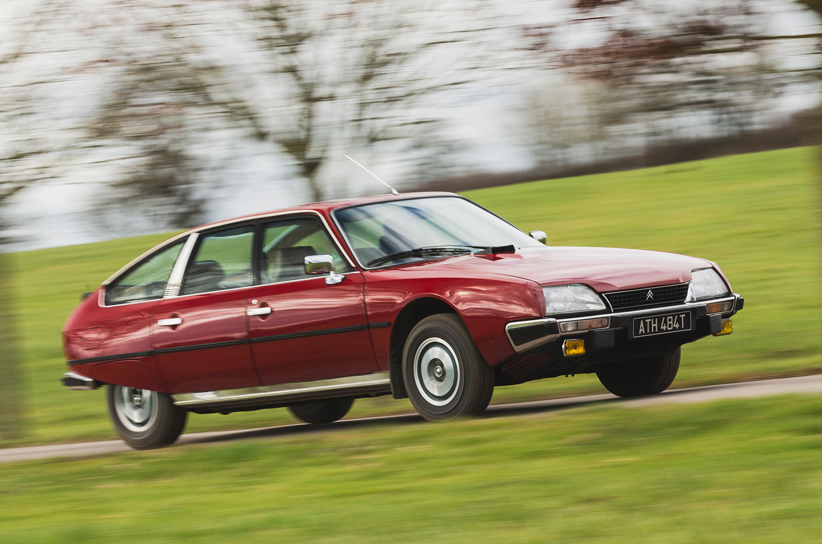 10 classic cars that look like hatchbacks, but aren’t | Classic ...