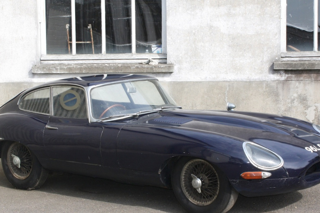 1961 flat-floor E-type discovered in French barn and now to be sold