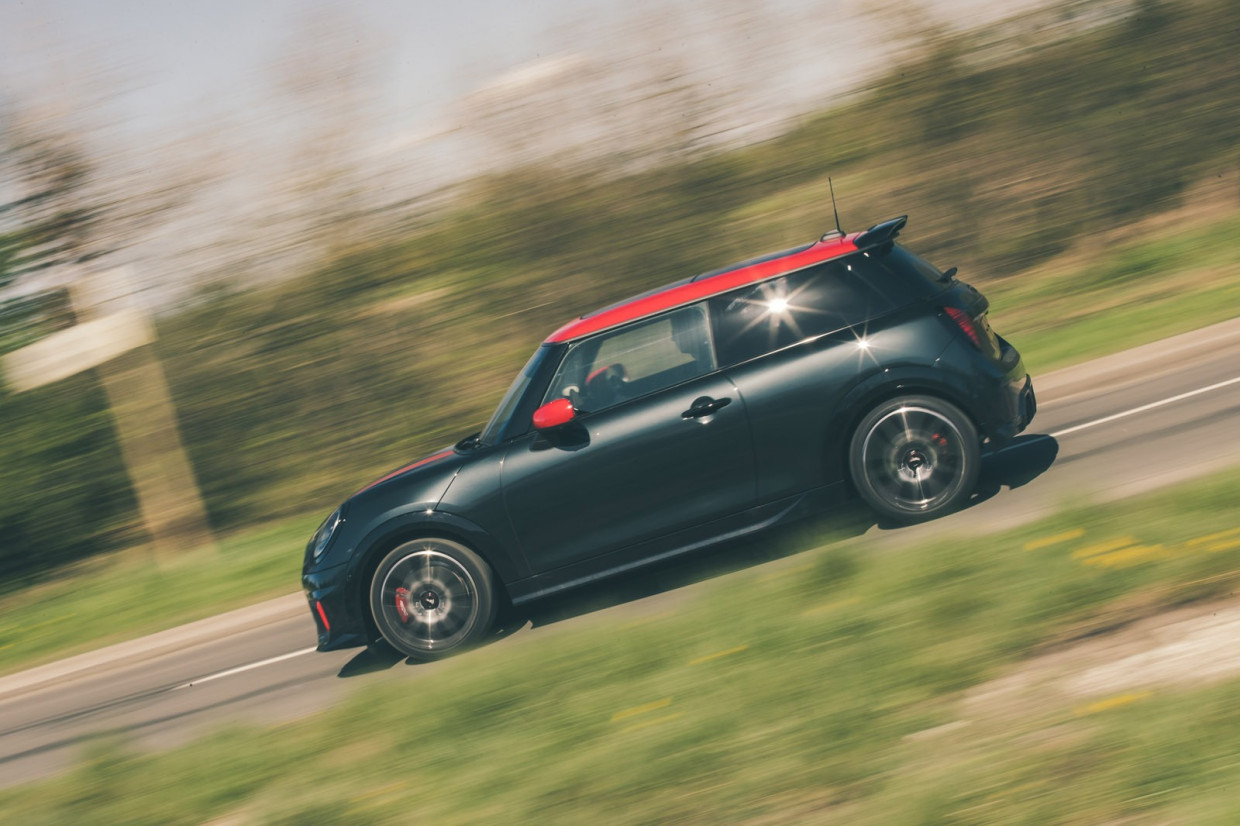 Futuro clásico: MINI Cooper S JCW | Classic & Sports Car