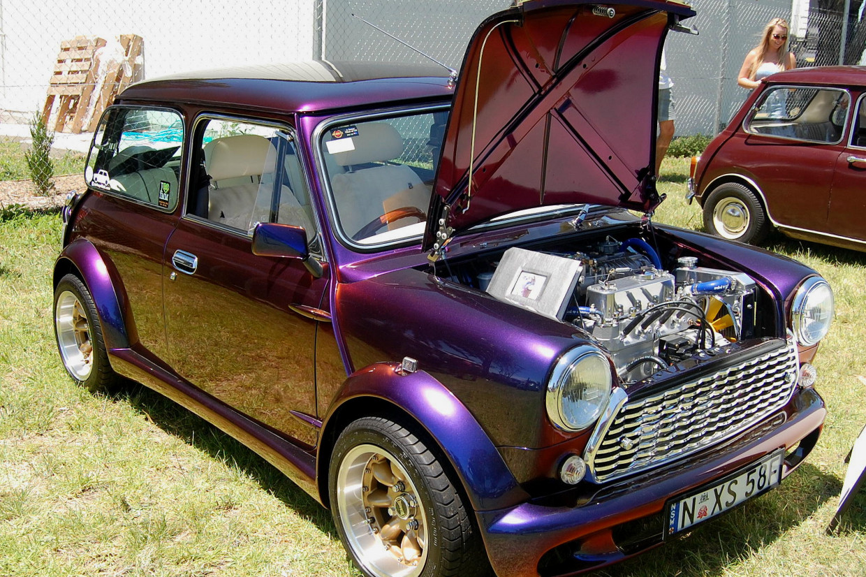 Minis shine in the sun at Australian meet | Classic & Sports Car