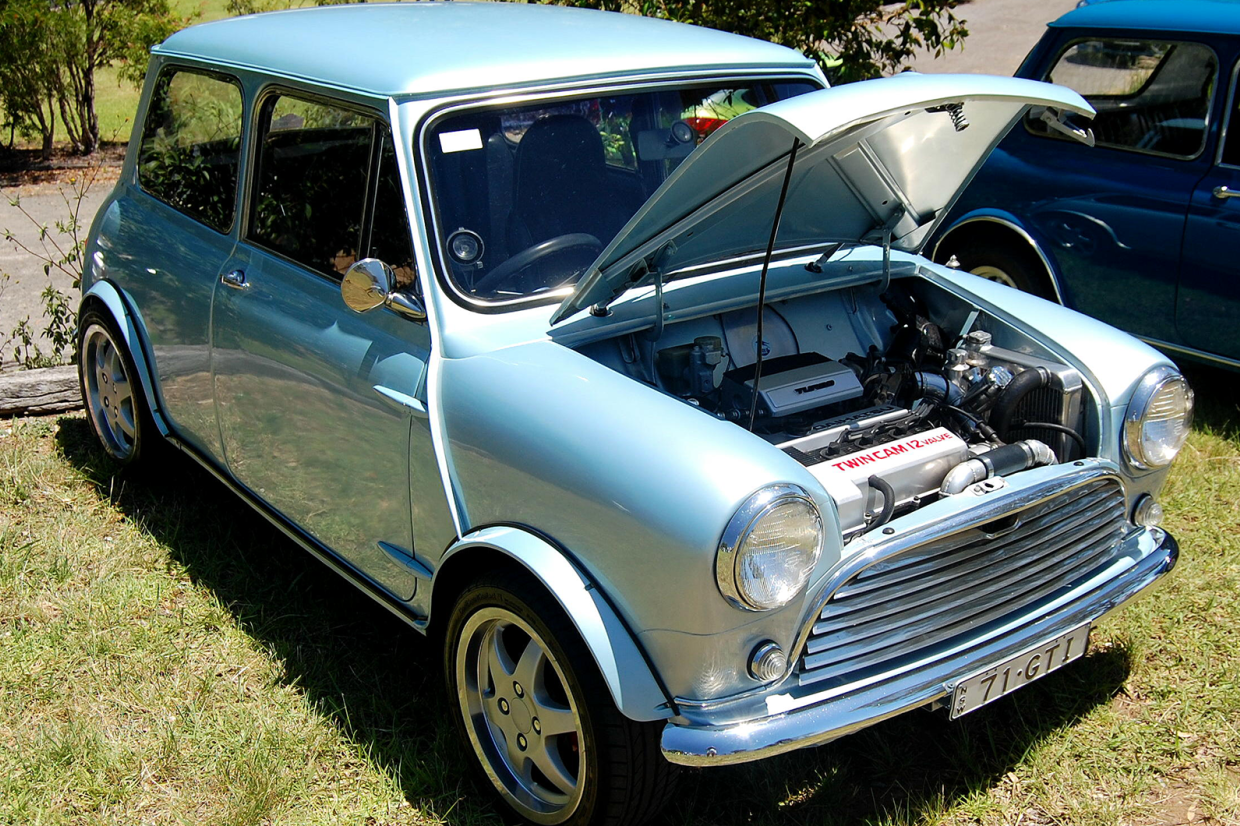Minis shine in the sun at Australian meet | Classic & Sports Car