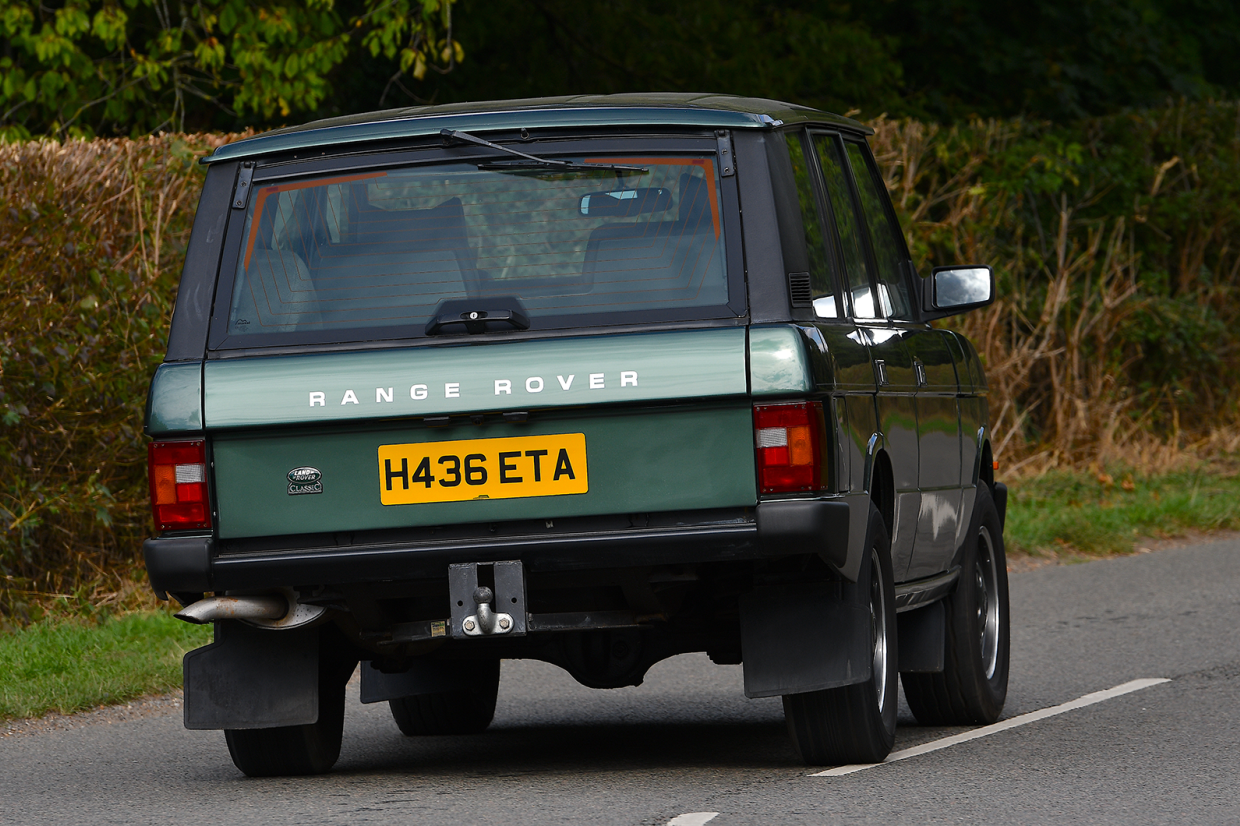 Jeep Cherokee 4.0 Limited vs Range Rover 3.9 SE: Uncle Sam fights back ...