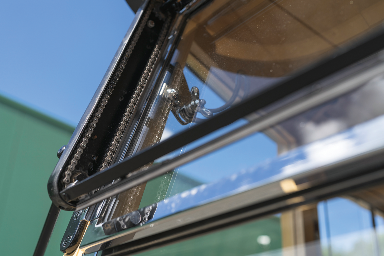 AEC Regent 486: a life of service | Classic & Sports Car