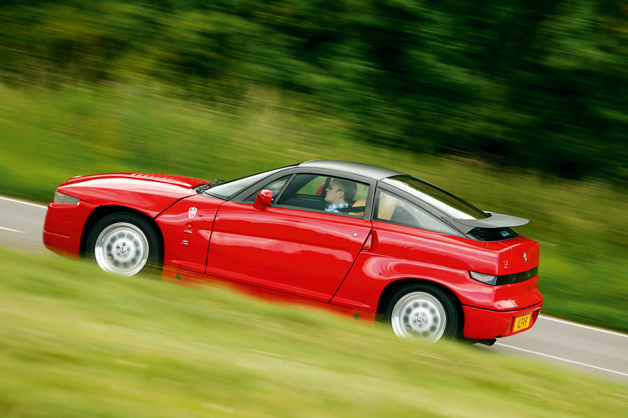 Alfa Romeo SZ vs Montreal: bucking the trend in style | Classic ...