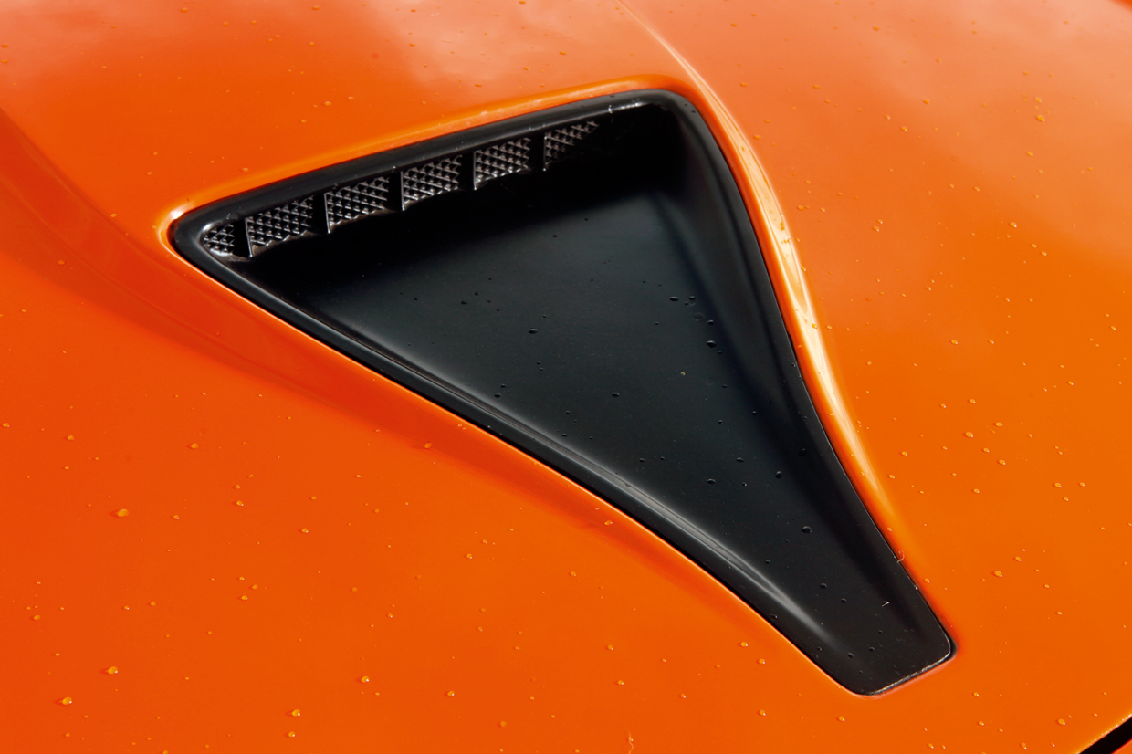 Alfa Romeo SZ vs Montreal: bucking the trend in style | Classic ...