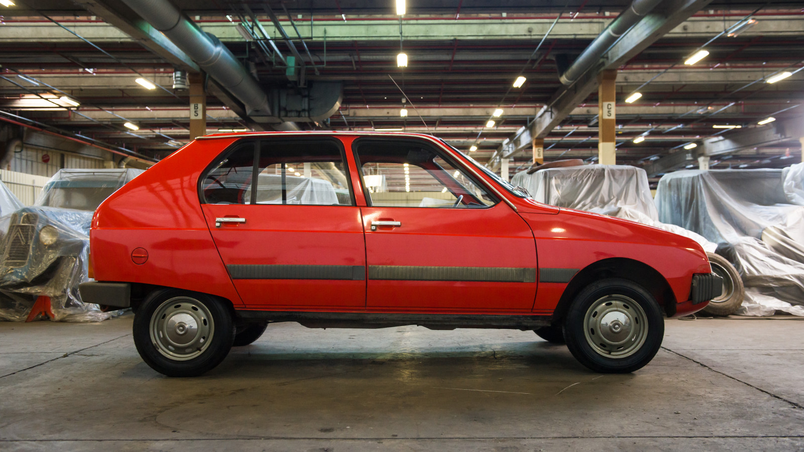 Incredible hoard of forgotten classic cars to be sold at auction ...