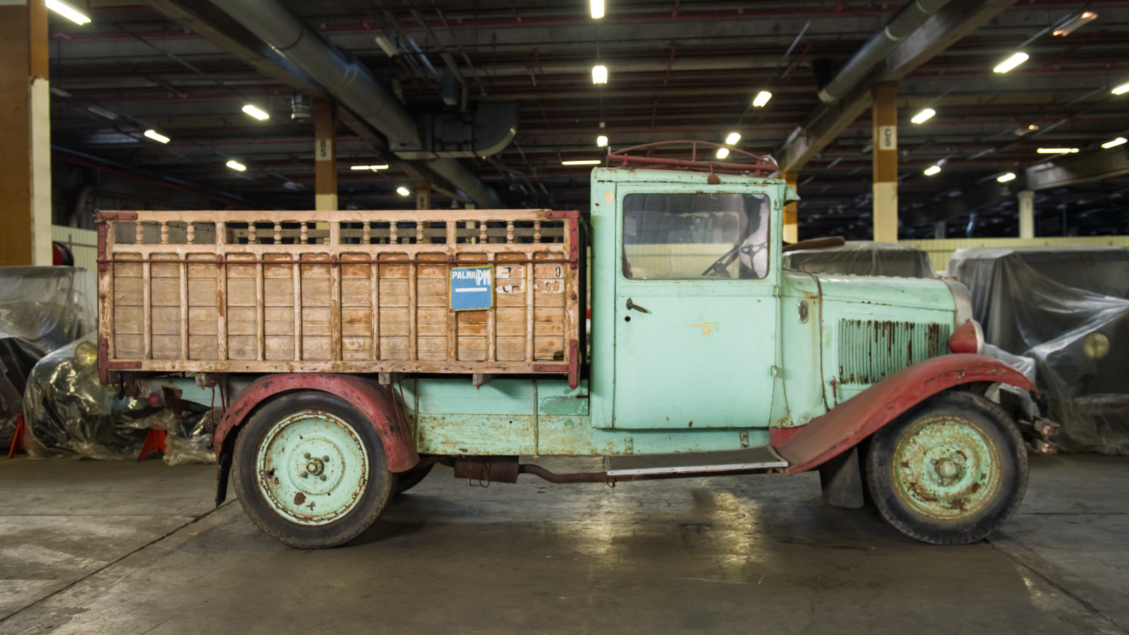Incredible hoard of forgotten classic cars to be sold at auction ...
