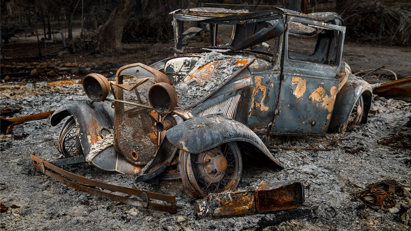 Haunting images of cars caught in the California wildfires | Classic ...