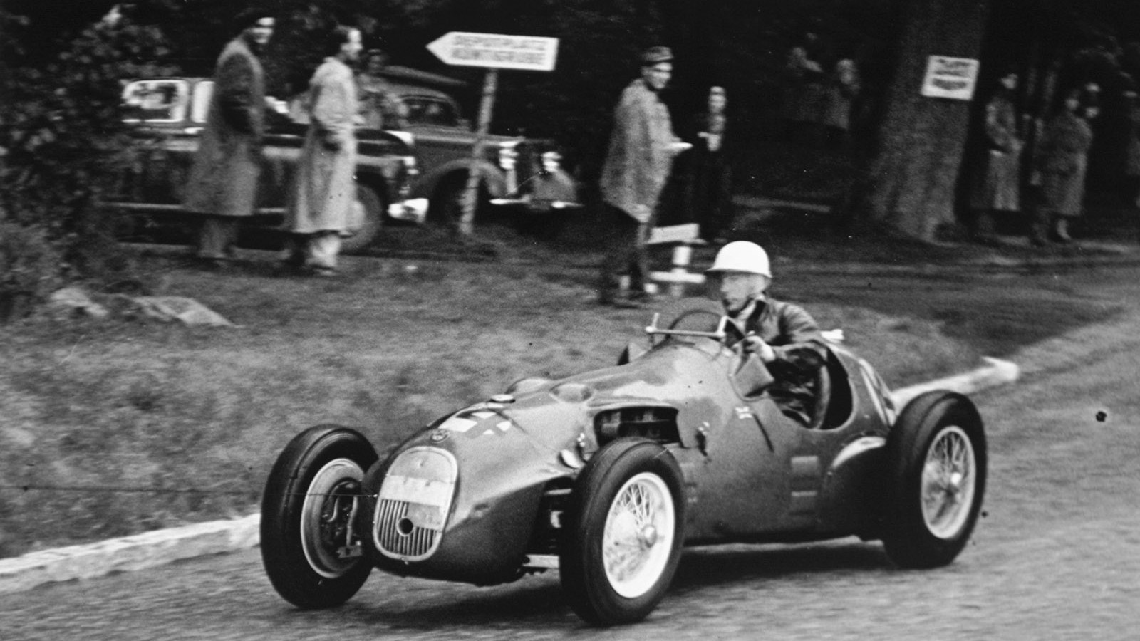 A tribute to Britain's greatest racing driver, Sir Stirling Moss 1929 ...