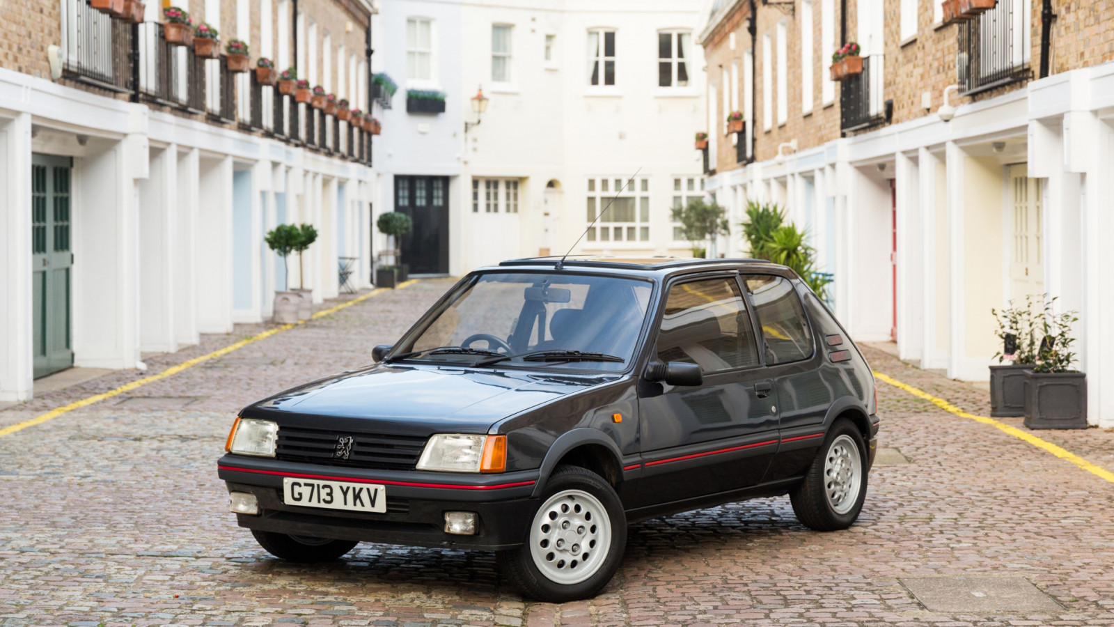 11 £10k small classics for winter fun | Classic & Sports Car