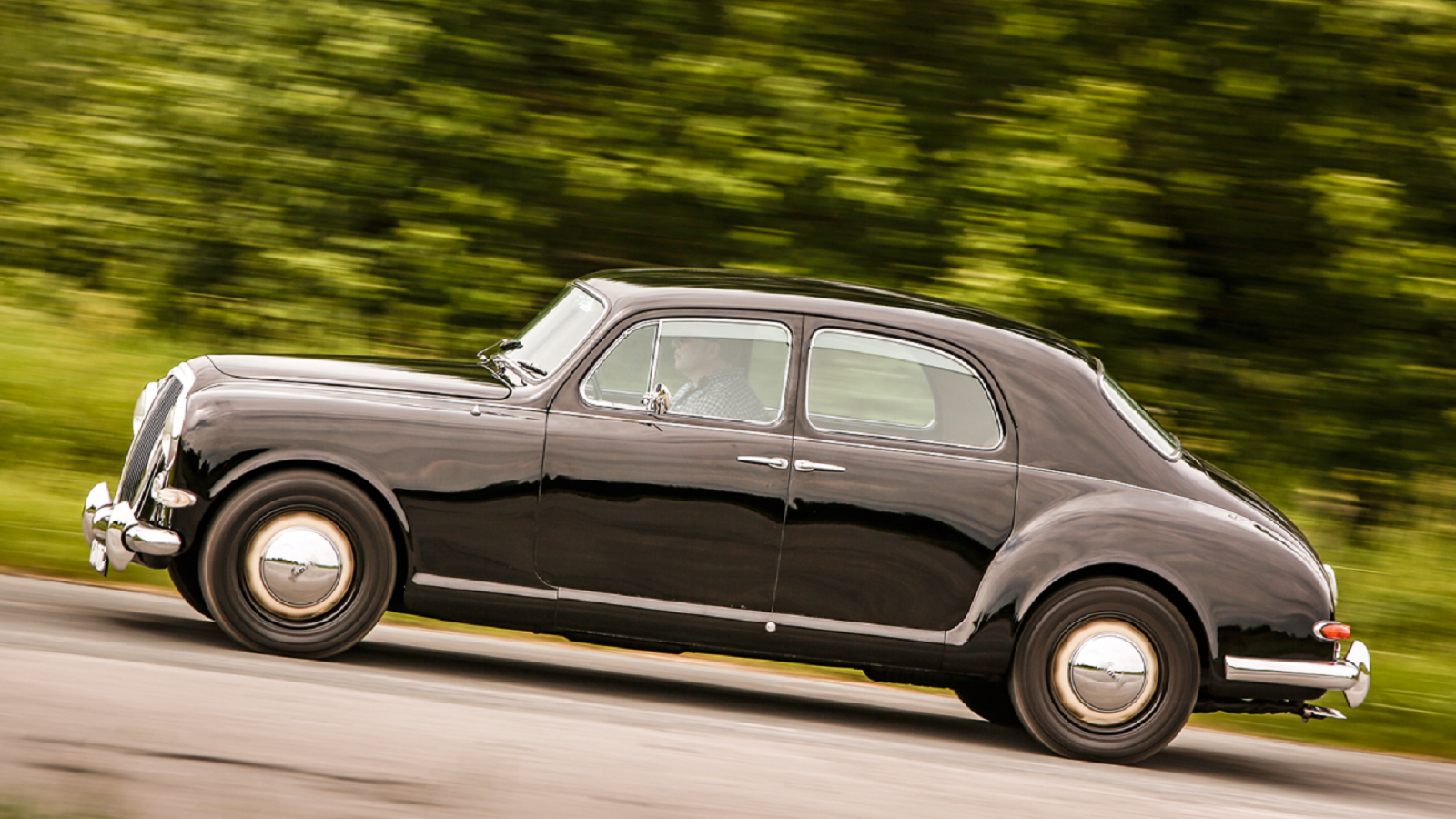 20 great saloon car classics | Classic & Sports Car