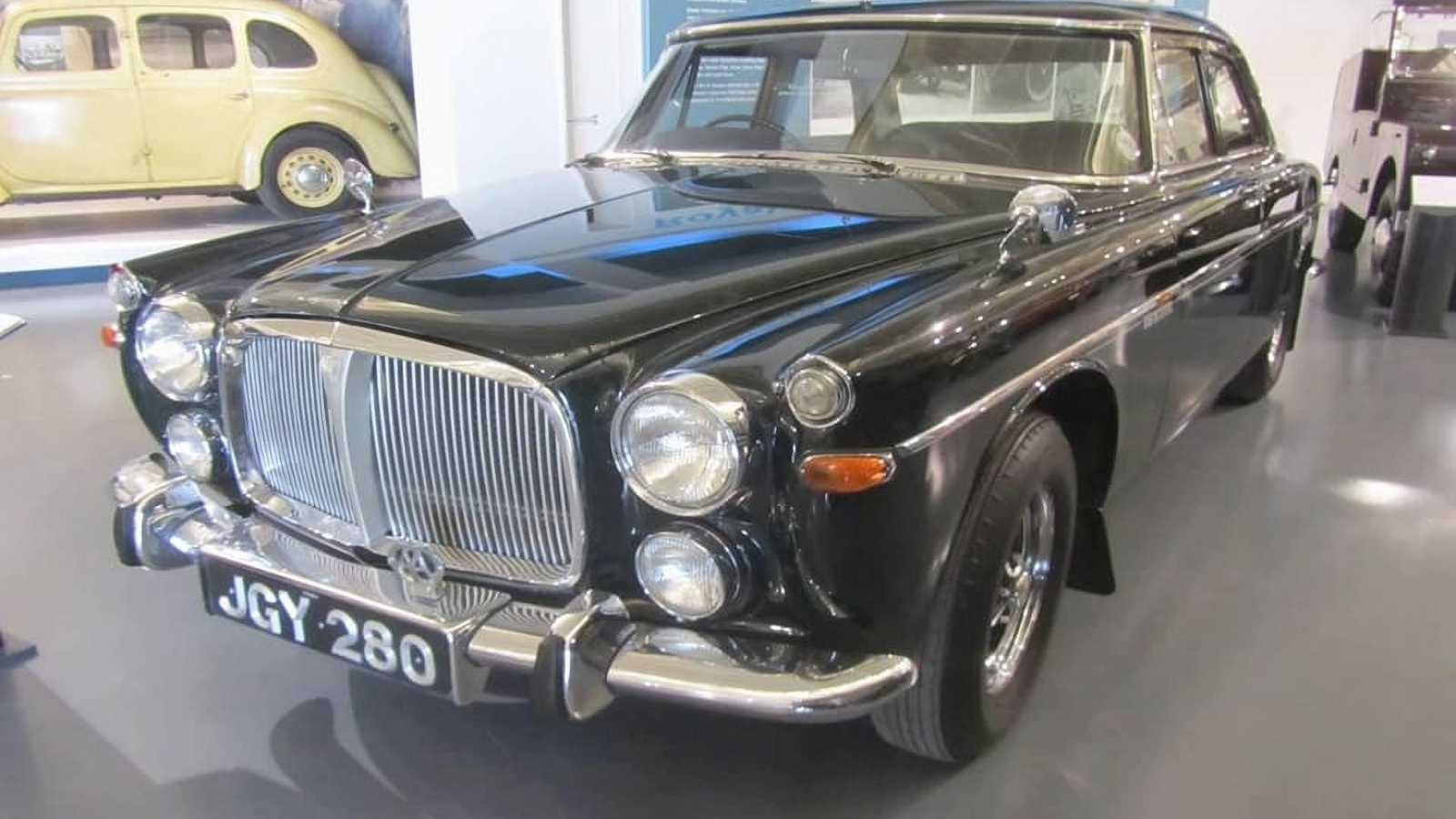 10 cars of Queen Elizabeth II | Classic & Sports Car