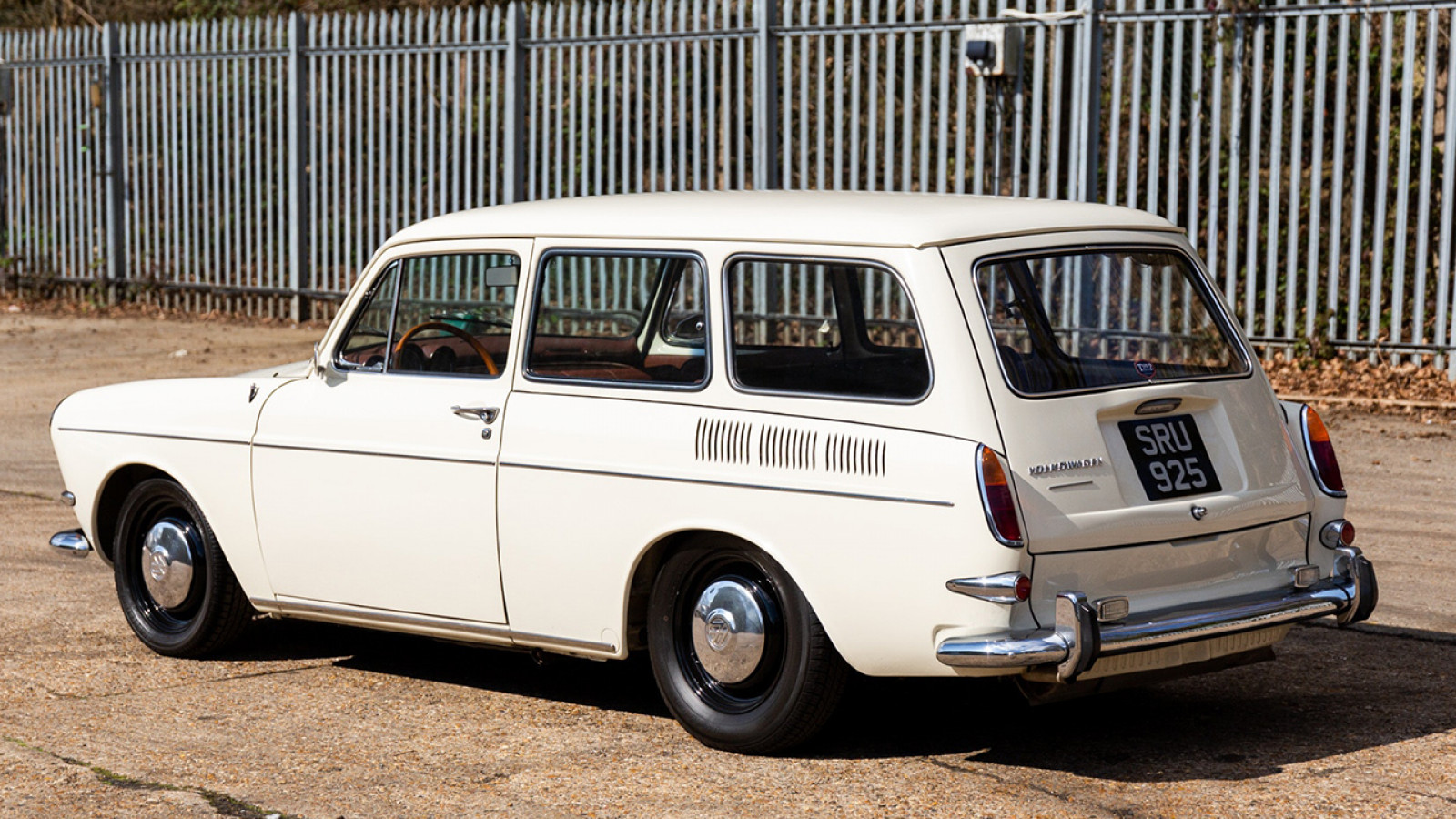 20 classic cars for dog owners | Classic & Sports Car